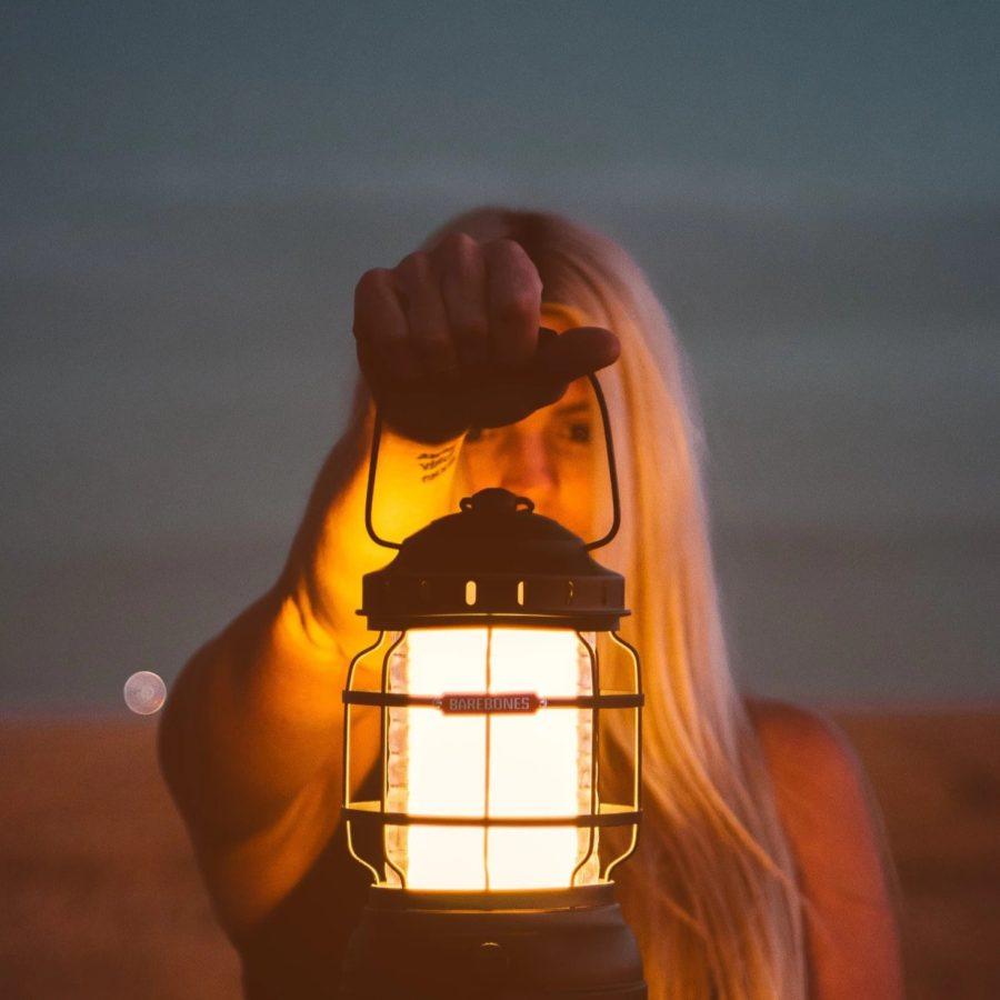 11 Telltale Signs of a Classy Person (and How to Become One)