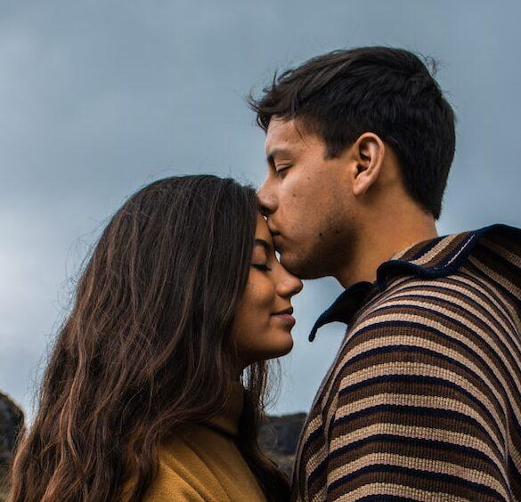Active listening in relationships: follow these 13 game-changing tips