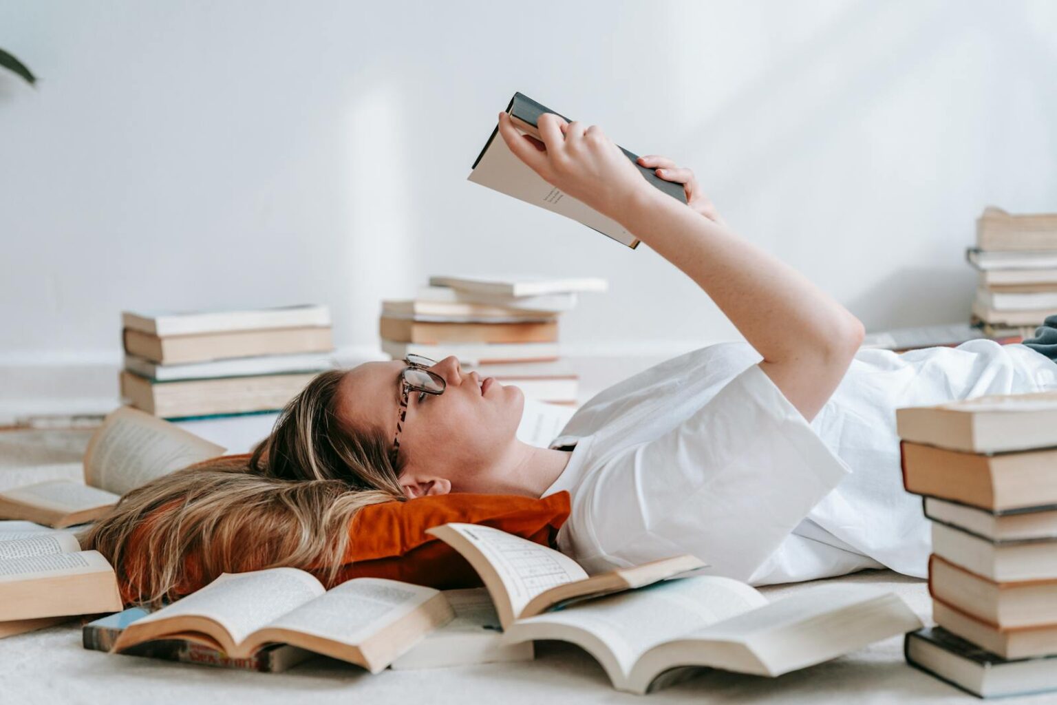 Why intelligent people struggle with love: 5 eye-opening truths