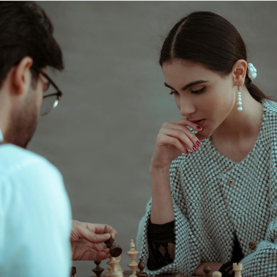 11 Telltale Signs of a Classy Person (and How to Become One)